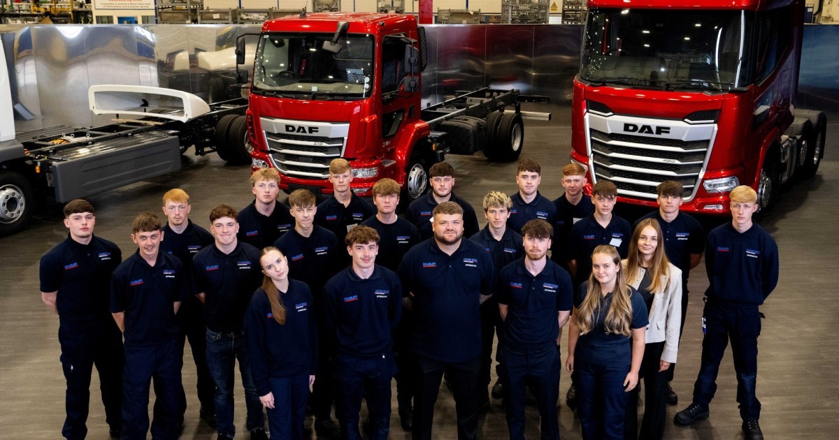 Leyland Trucks expands award-winning apprenticeship scheme with 21 ne