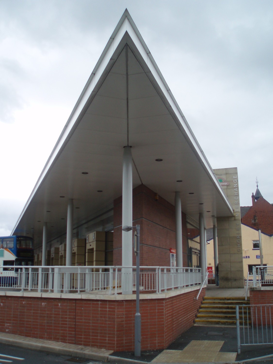 Council to purchase and renovate bus station