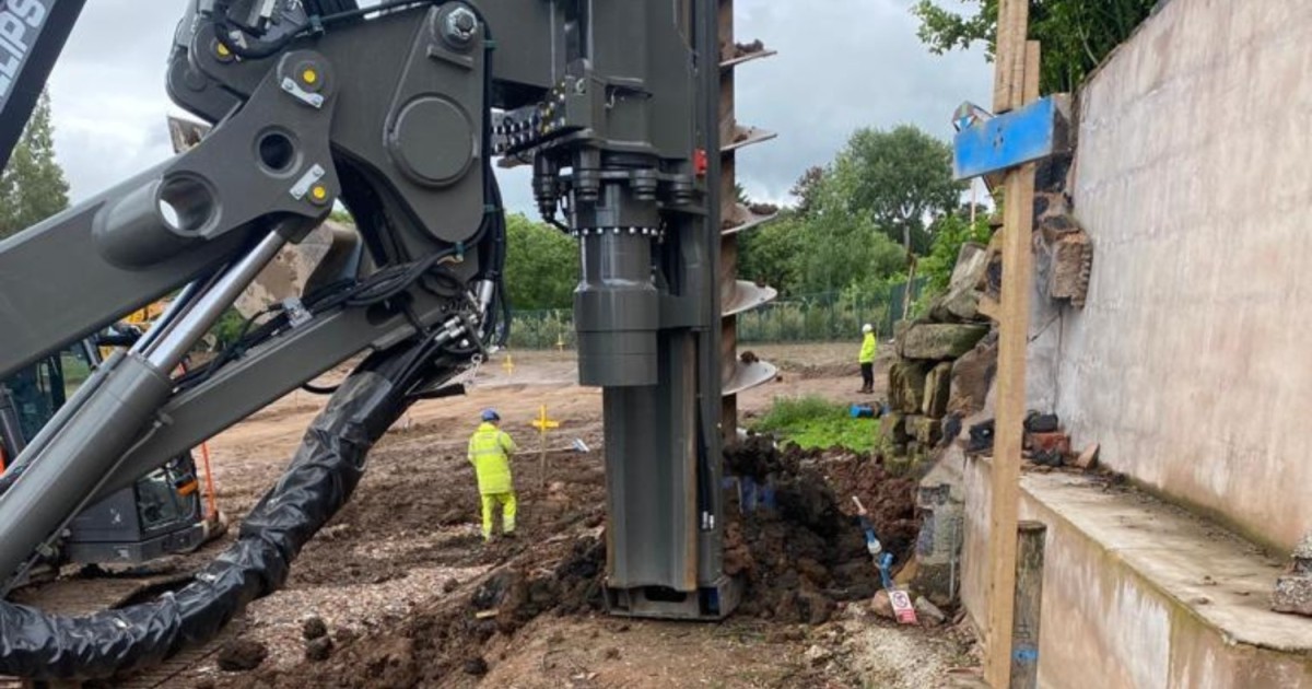 Sheet Piling (UK) debuts custom rig on Chester Zoo project