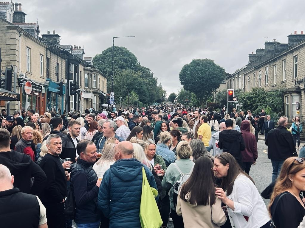 Great British R&B Festival draws thousands to Colne | LBV Hub