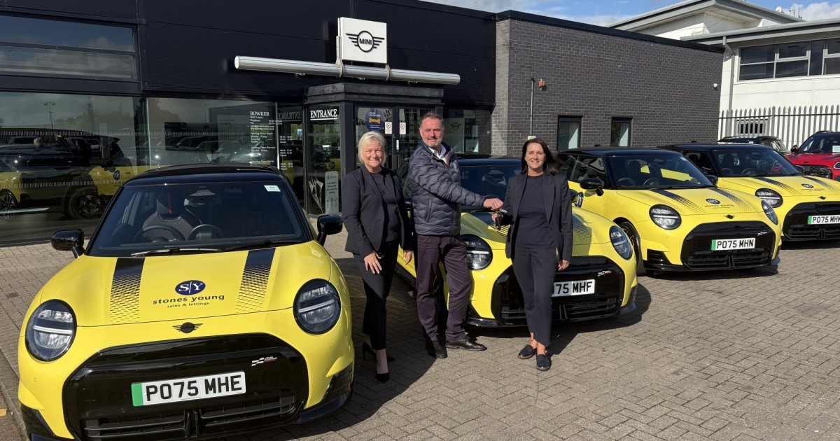 Bowker MINI Renews Vehicle Partnership with Stones Young | LBV Hub