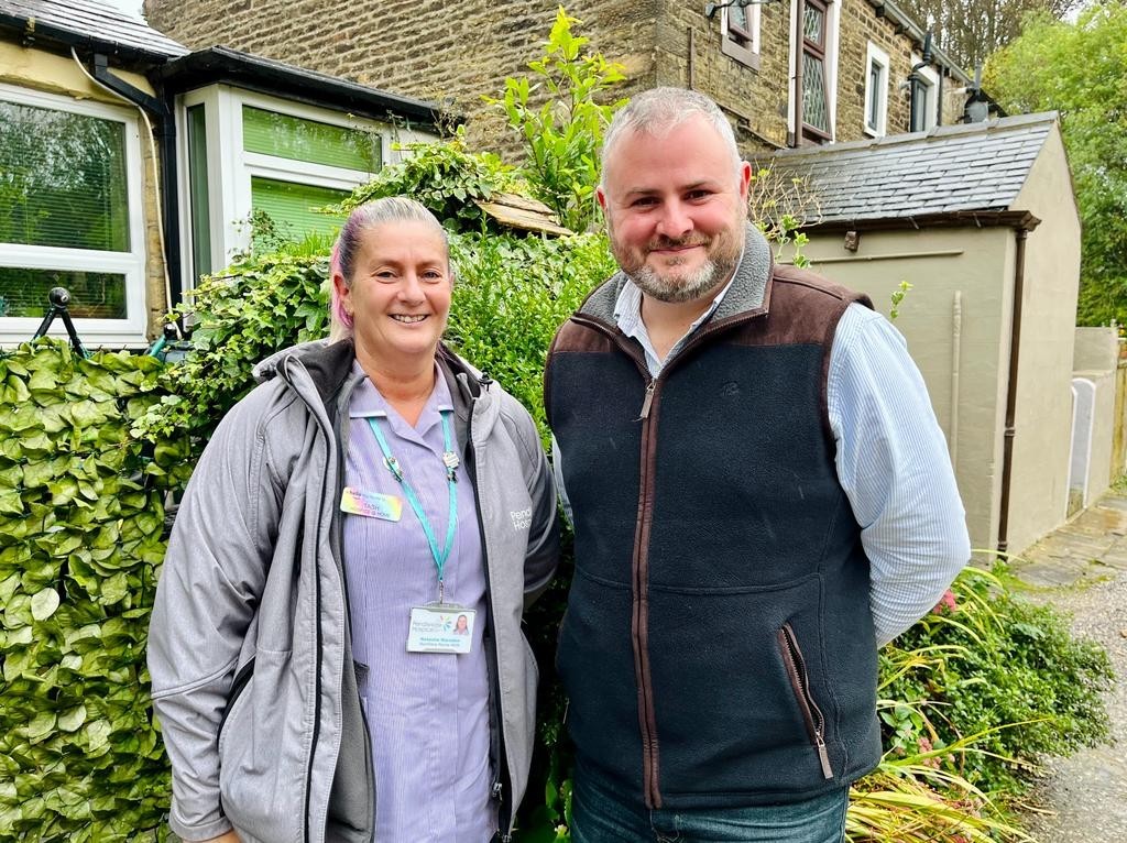 MP visits Pendleside in support of Hospice Care Week | LBV Hub