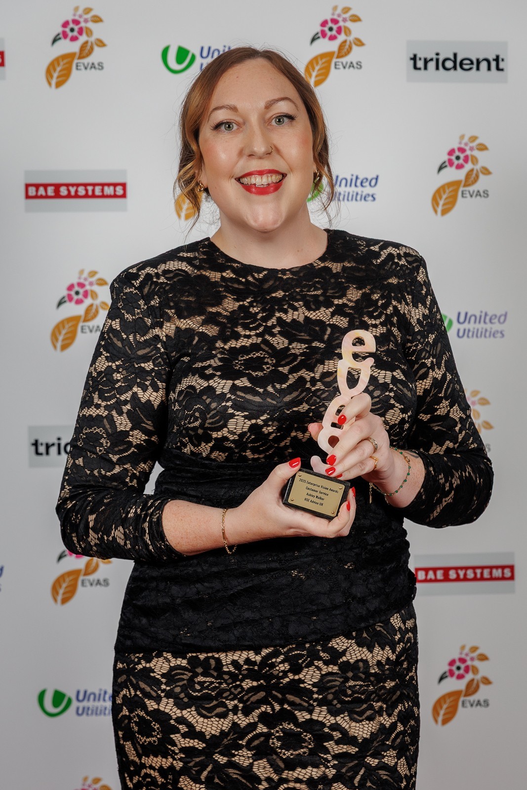 Ashley Walker, MD at HSE Advice UK wins the Customer Service award at ...