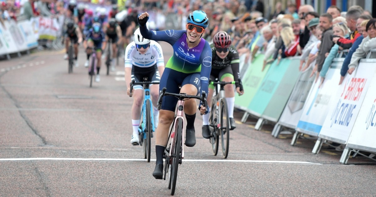 Major British cycling event wows thousands in Colne | LBV Hub