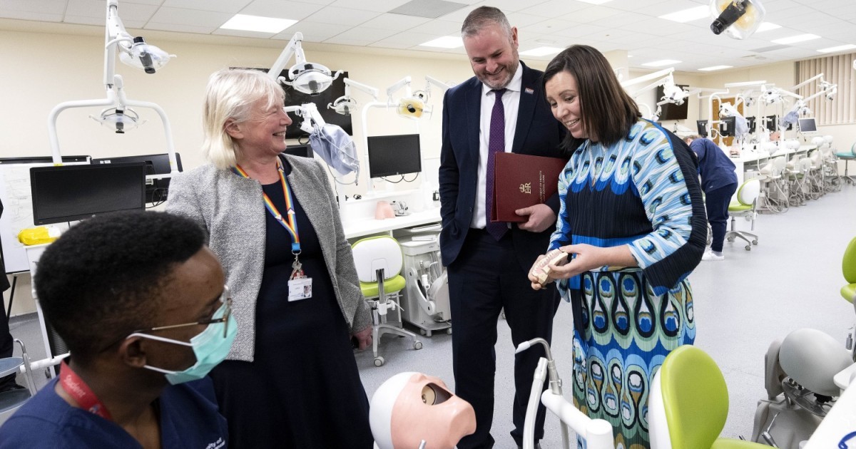 Minister tours UCLan to learn about health sector skills provision