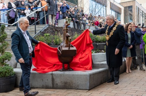 Nick Park unveils statue of Feathers McGraw at Animate, Preston