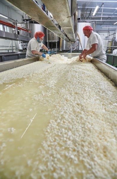 Carron Lodge acquires Singletons & Co